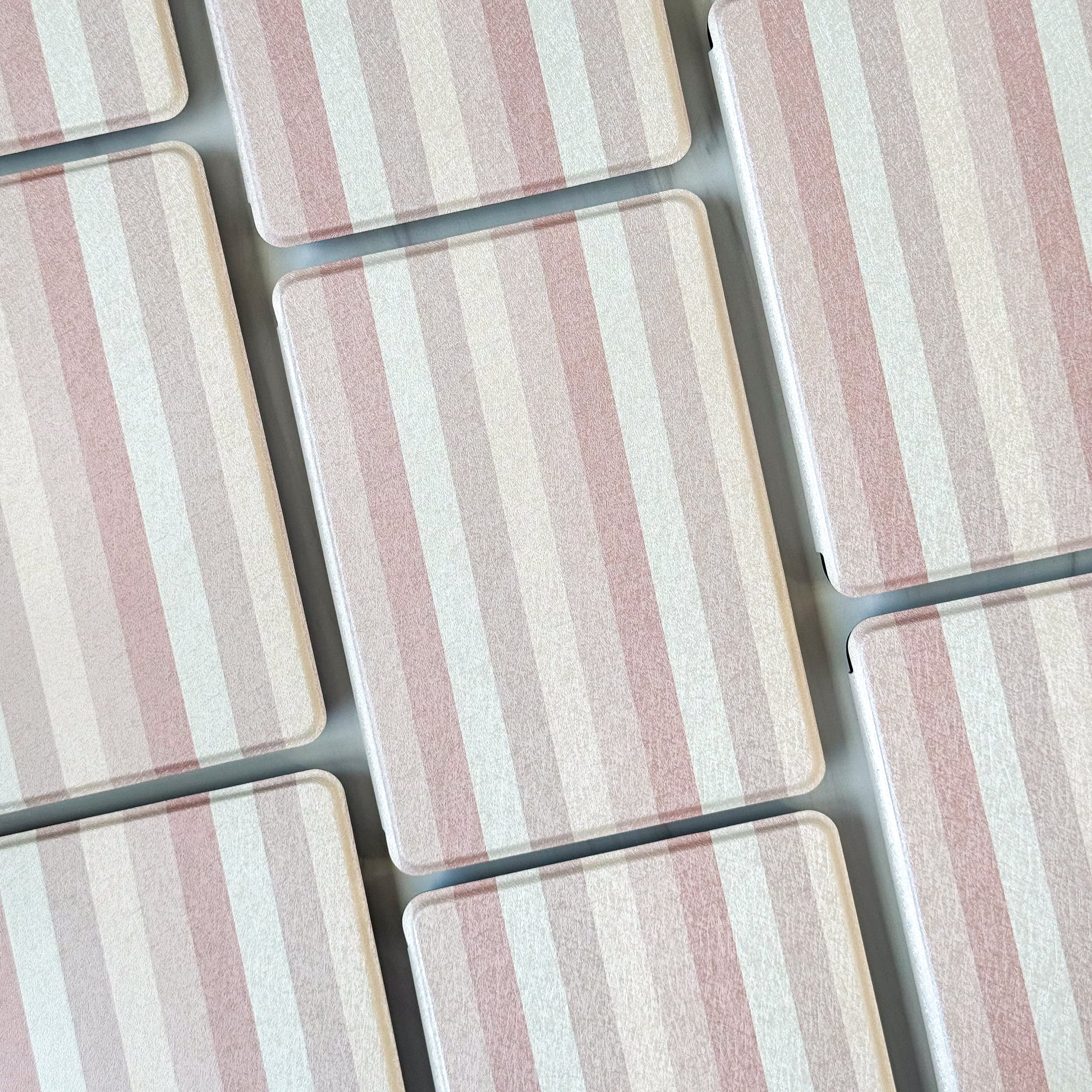 Sandy Stripes – Novel Detail